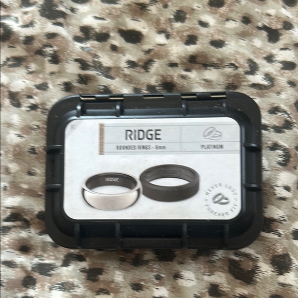 ridge | Accessories | Ridge Silver And Black Minimalist Jewelry Rings ...